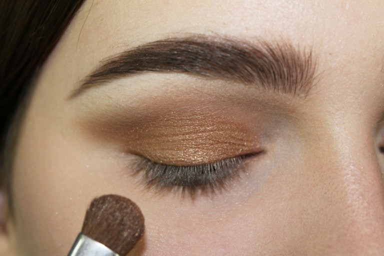 An Easy, Beautiful Golden Bronze Eye Makeup Look Using the $5.49 ...