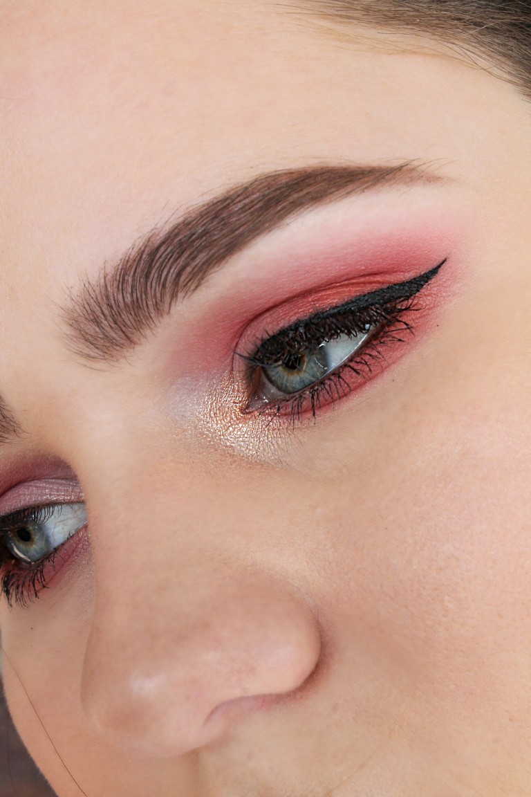 A Pink Eyeshadow Makeup Tutorial - Makeup and Beauty Blog