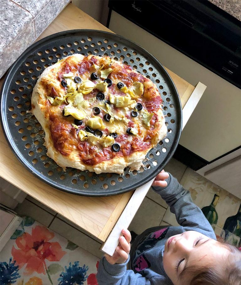 Purple Lashes and the World's Ugliest Pizza Dough Crust - Makeup and ...